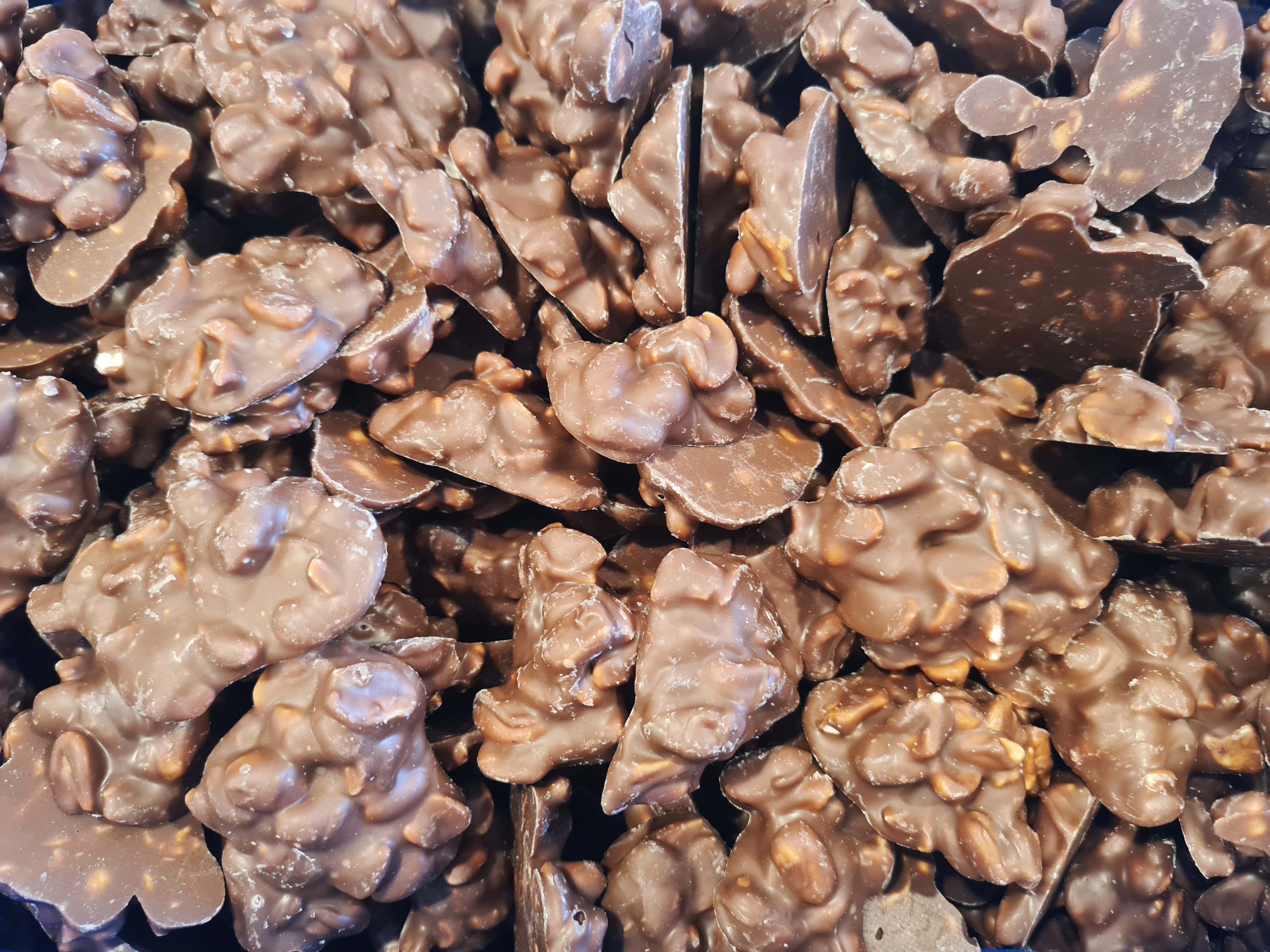 Sweets NZ - Peanut Clusters 1kg – DutchRusk